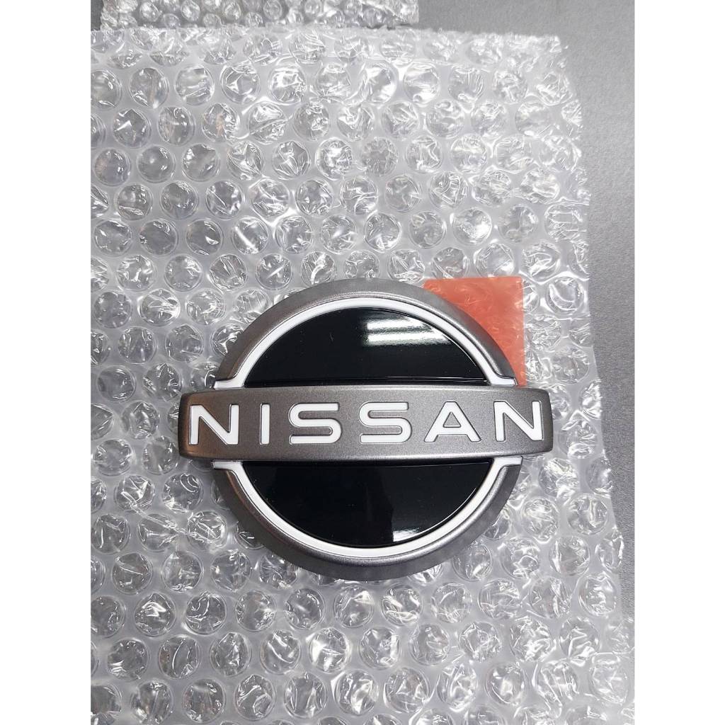 ชุดโลโก้ NISSAN KICKS ใหม่ หน้ากระจังหน้าและฝาท้าย NISSAN KICKS 62890 ...