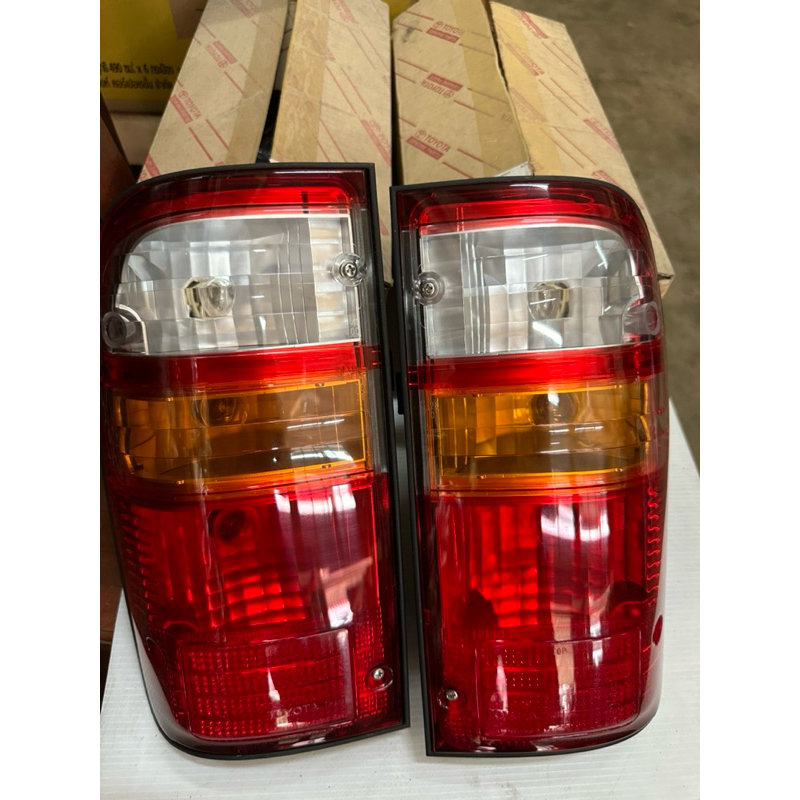 (ขายคู่นะคะ)ไฟท้าย TOYOTA TIGER D4D (81550-04080,81550-04100) แท้เบิก ...