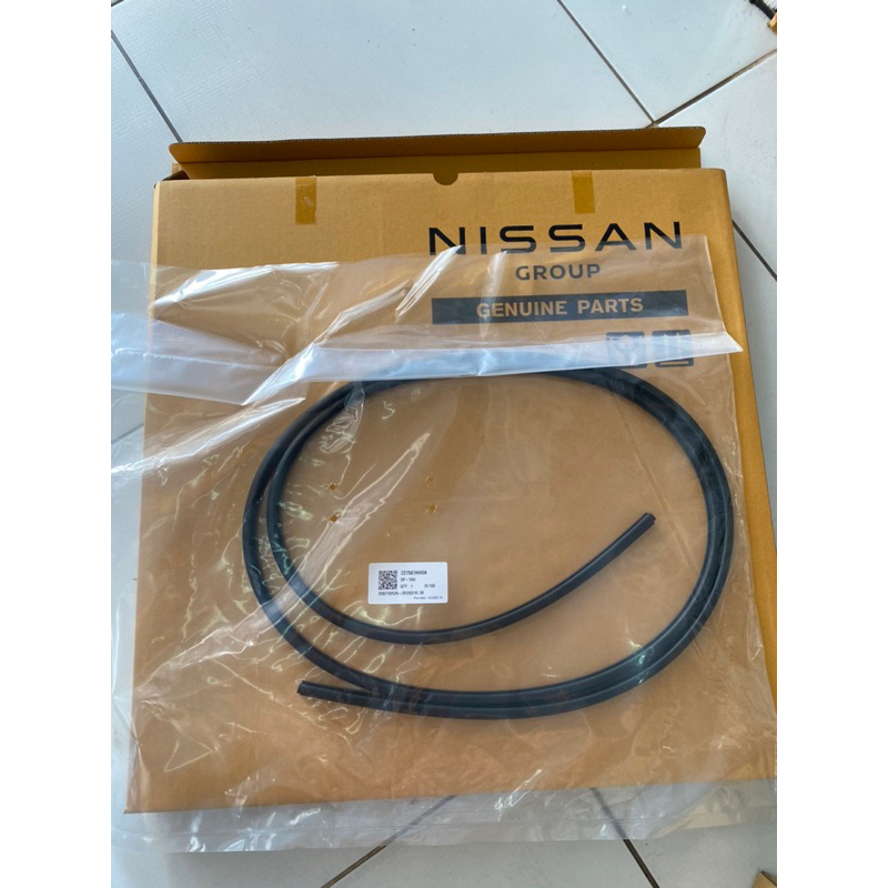 ชุดคิ้วยางขอบกระจกบังลมหน้า NISSAN MARCH ALMERA แท้ศูนย์ | Shopee Thailand