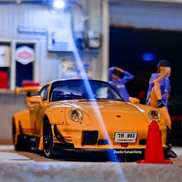 RWB 993 Cinderella 1:64 with card (TARMAC WORKS) | Shopee Thailand