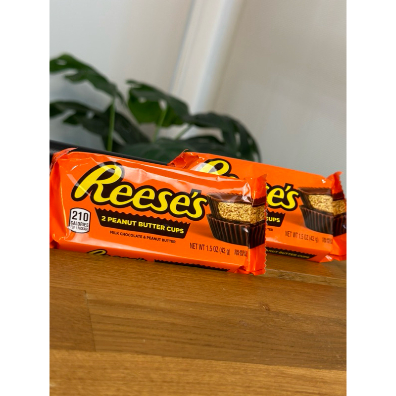 ช็อคโกแลตสอดไส้เนยถั่ว Reese's Peanut Butter (42g) | Shopee Thailand