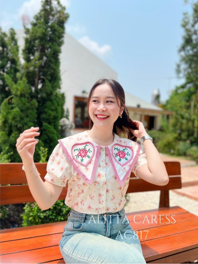 ALITTA CARESS AC817 เสื้อผ้าผูหญิง เสื้อลายดอกไม้ น่ารัก ปกแต่งงานปัก ...