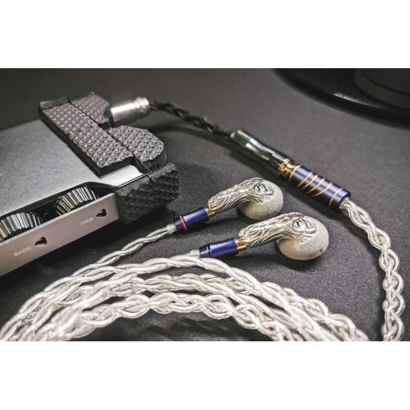 Warp Sound "Early Bird" เป็นหูฟังโลหะรุ่นแรกของค่าย ตัววัสดุที่ใช้เป็น ...