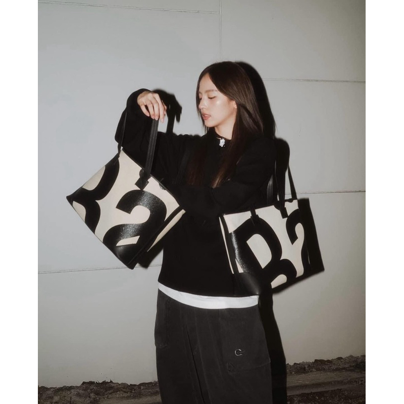 พร้อมส่ง 📍📍ลดเหลือ 3500 ใช้โค้ดได้ของแท้ 100% )Rally Tote bag รุ่นใหม่ ...