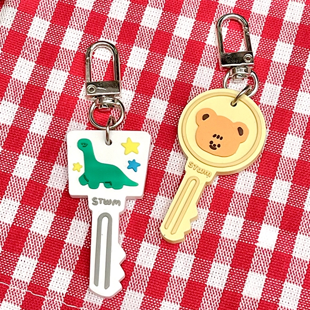 PVC keyring charm : Key Teddy and Dino พวงกุญแจยางรูปกุญแจไดโและเท๊ดดี้ ...