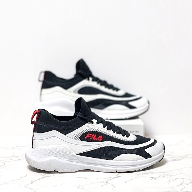 รองเท้ามือสอง แบรนด์แท้ Fila /Size 41-25.5 | Shopee Thailand