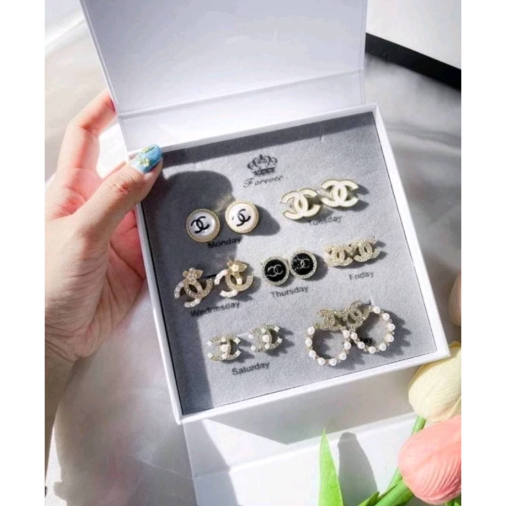 เซทต่างหู CRAZY Chanel 7 วัน 7 แบบ งานต่างหูพร้อมกล่อง Sunday-Monday ...