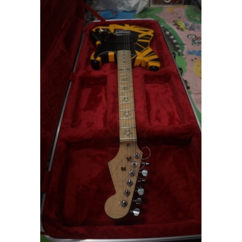 กีต้าร์ไฟฟ้ามือสองคอดาว ทำสี Bumblebee ทรงstratที่สามารถเลือกเปิด ...