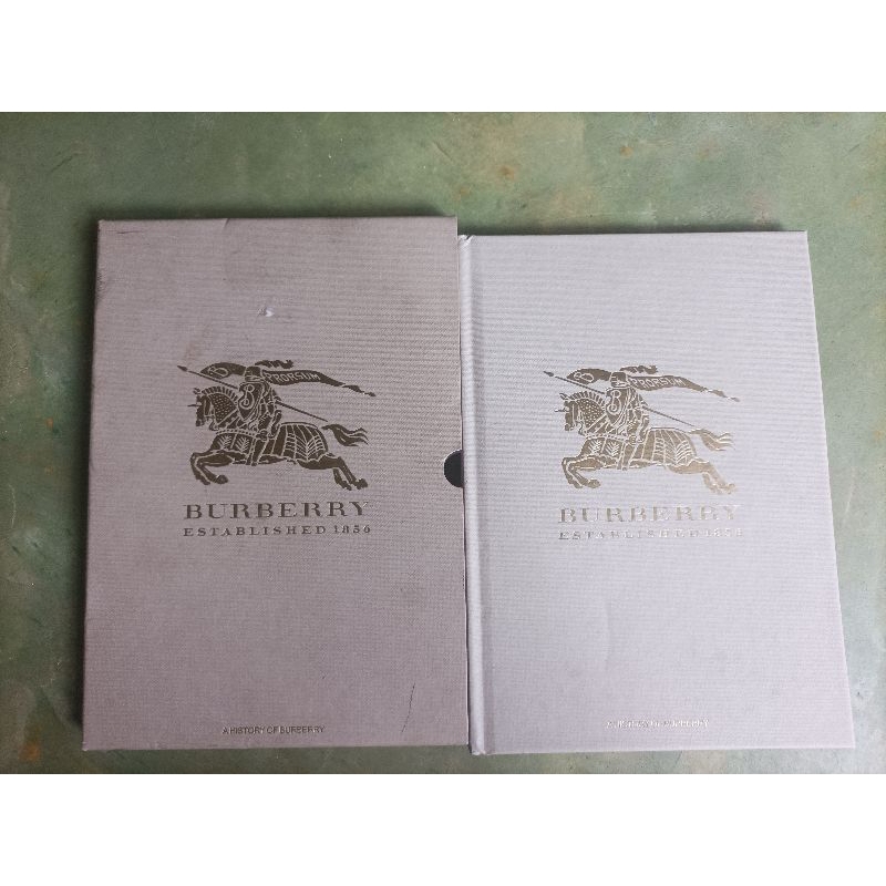 หนังสือ ประวัตBurberry established 1856-2006 limited ขนาด22x15cmสินค้า ...