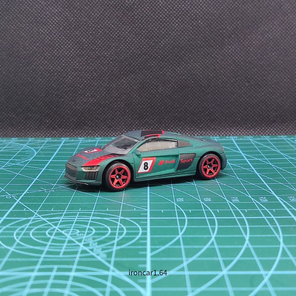 majorette audi r8 no.8 สีเขียว | Shopee Thailand