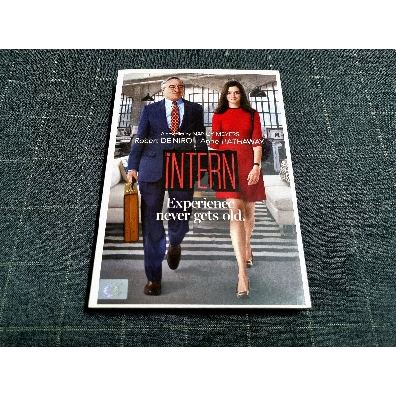 DVD ภาพยนตร์คอมเมดี้สุดน่ารัก "The Intern / โก๋เก๋ากับบอสเก๋ไก๋" (2015 ...
