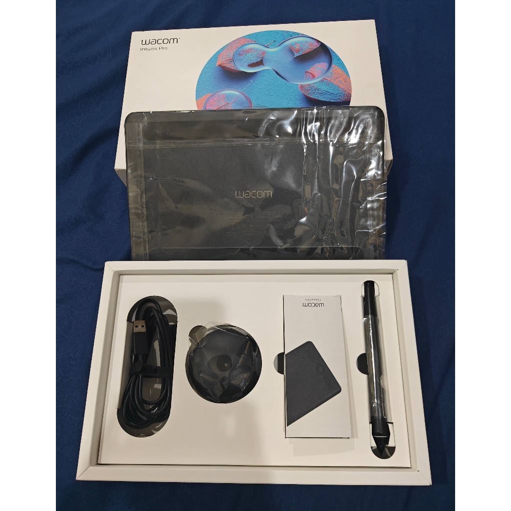 มือสอง Wacom Intuos Pro Pen and Touch S (Small) เม้าส์ปากกา - PTH-460 ...