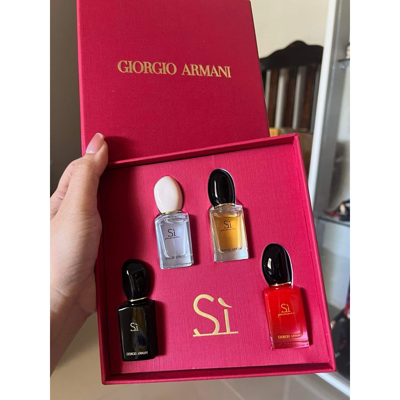 เซต Si มีทั้งหมด4ขวด ขนาด7ml (สิแดง,สิดำ,สิทอง,สิฝาขาว) | Shopee Thailand