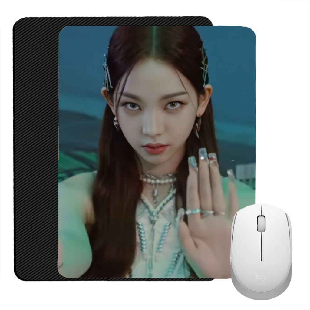 แผ่นรองเมาส์ Mouse Pad พิมพ์ลาย นักร้องเกาหลี คารีน่า Karina Aespa ...