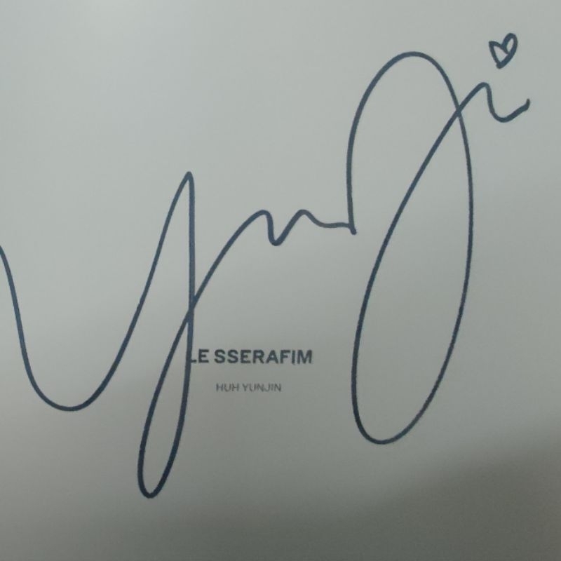 ลายเซ็น ไซน์สด LE SSERAFIM SIGNATURE แท้ | Shopee Thailand