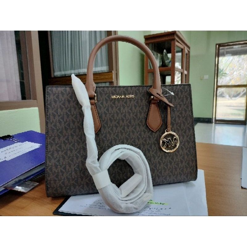 เจ้าเดียวที่กล้าเปิดรูปมีของจริงให้ดูกระเป๋า MICHAEL KORS Marilyn Medium Logo Satchel - สี Brown ...