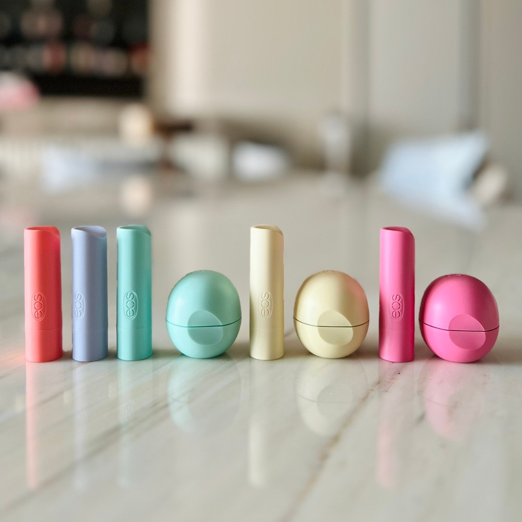 EOS Lip Balm Stick ช่วยบำรุงริมฝีปาก เพิ่มความชุ่มชื่น | Shopee Thailand