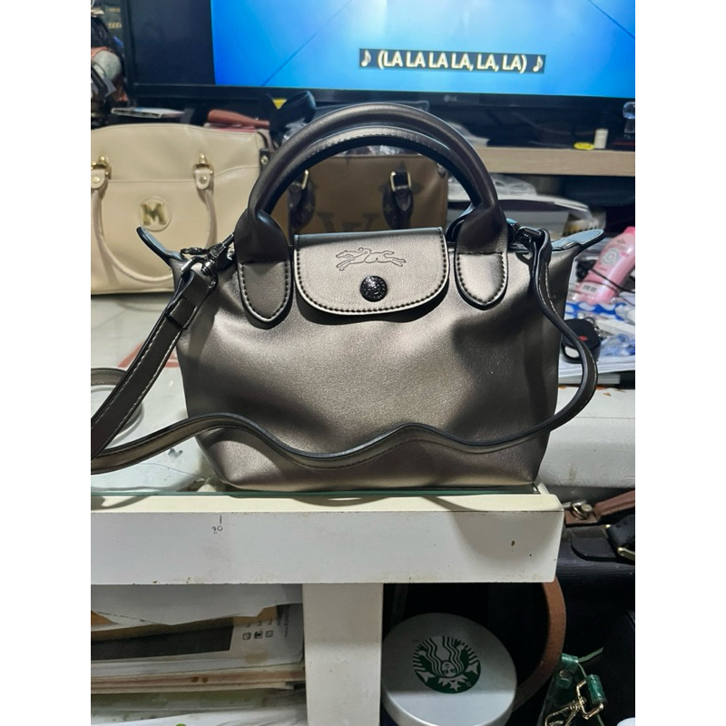 Longchamp mini สีเมทาลิคเกรย์ งานลุ้น พร้อมสายยาว | Shopee Thailand
