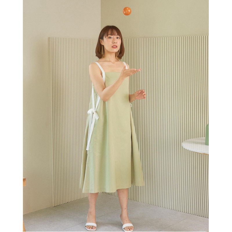 เดรสสีเขียวอ่อน Janunstudio Fresize มือสอง | Shopee Thailand