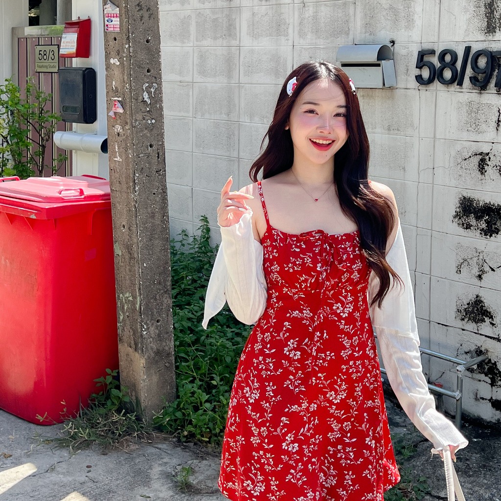 DAILYLOOK.SM --- Sunny set เดรสสายเดี่ยวสีแดงลายดอกไม้ | Shopee Thailand