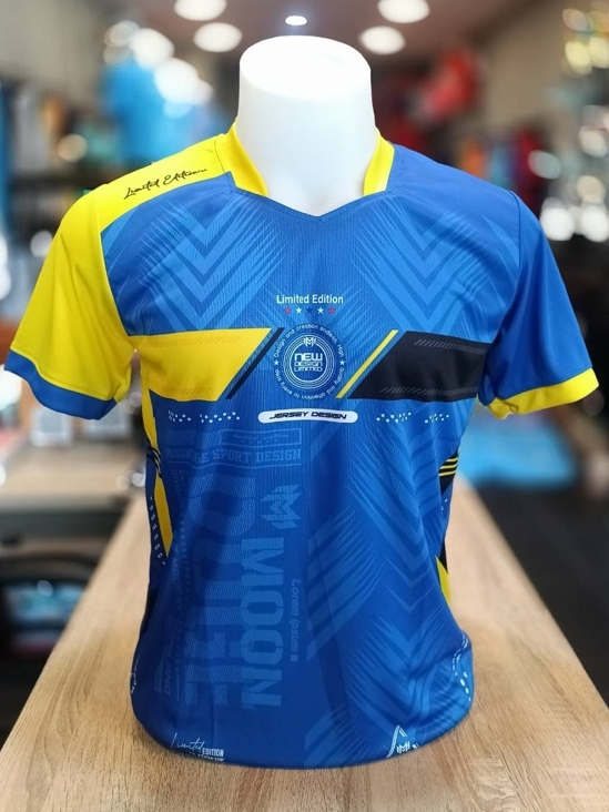 **ของแท้ ส่งไว** เสื้อกีฬาแขนสั้น คอห้าเหลี่ยม moondoge รุ่นGA-20 ...