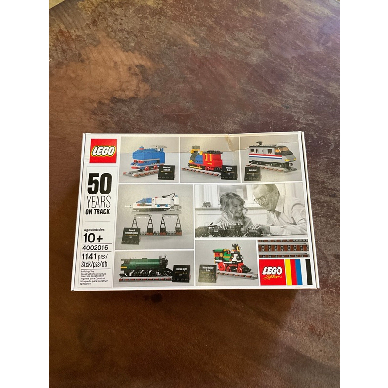 Lego 4002016 LEGO 50 Years on Track (Retired Set) กล่องมีรอยจากการขนส่ง ...