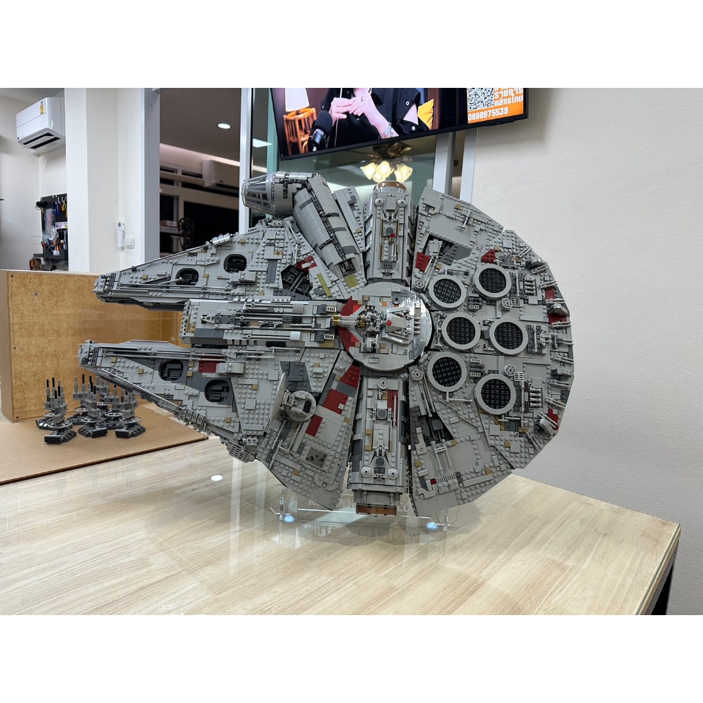 ฐานวางยาน แท่นวางยาน Star wars Millennium Falcon Base (Lego 75192 ...