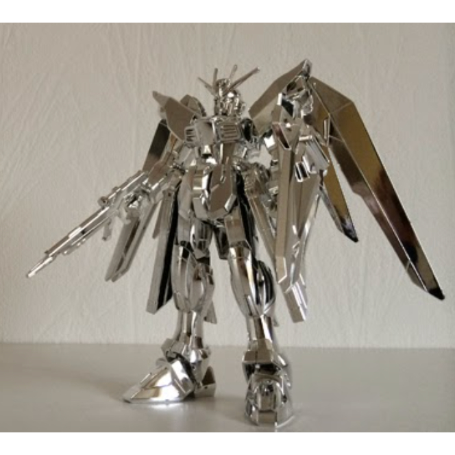 Bandai 1/144 Freedom Gundam Silver coating ver. ( รางวัลในงานแข่ง ...