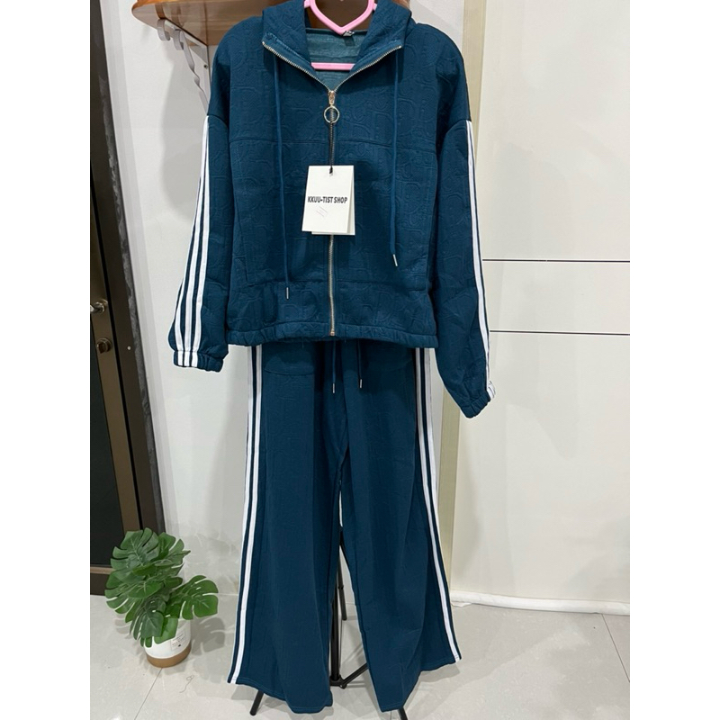 ชุดเซ็ตฮู้ดผ้าวอร์มนุ่มลื่นลายD ป้ายKKUU-TIST | Shopee Thailand