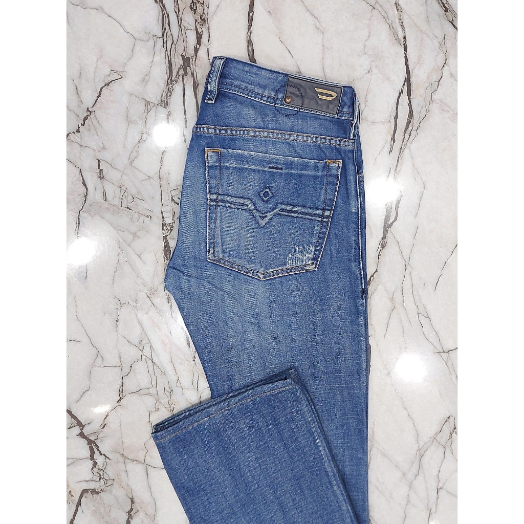กางเกงยีนส์ DIESEL รุ่นZATHAN ขาม้า กระดุม มีหลายMADE IN เช่น ITALY ...