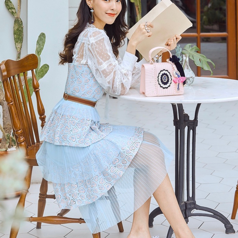 Lyn Around แท้100% Caliana Dress เดรสลูกไม้-สีฟ้า | Shopee Thailand