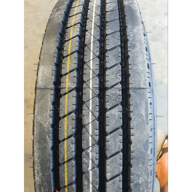 ยางนอก เรเดียล ขนาด 9.5R17.5 Deestone SV402 ยางใหม่ 16PR | Shopee Thailand