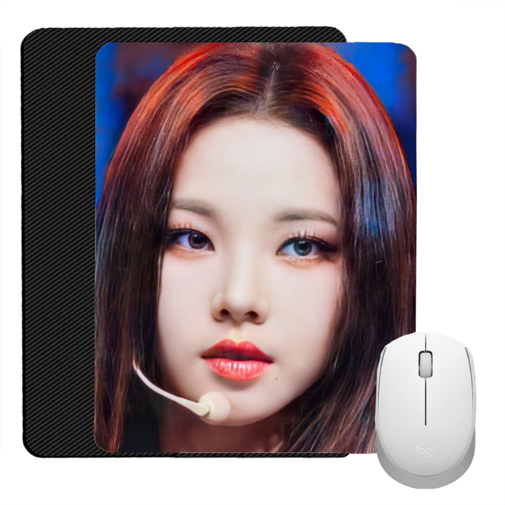 แผ่นรองเมาส์ Mouse Pad พิมพ์ลาย นักร้องเกาหลี คารีน่า Karina Aespa ...