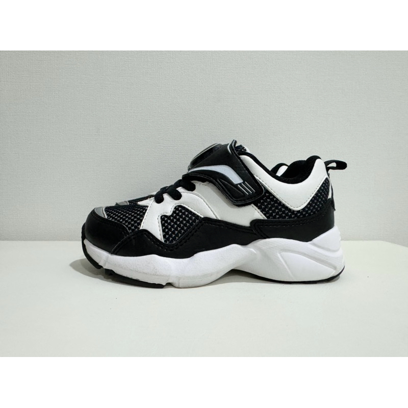 รองเท้าผ้าใบเด็ก Prospecs มือ 2 (18 ซม.) | Shopee Thailand