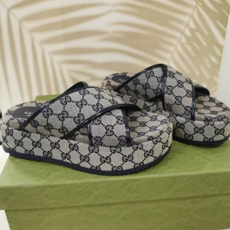 Gucci รองเท้าส้นสูง รุ่น Gucci Monogram Criss Cross Platform Slide ...