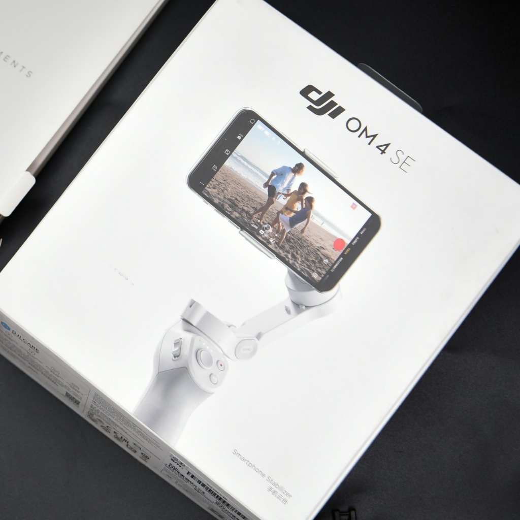 DJI OM4 SE อุปกรณ์ครบกล่องใช้งานปกติ OSMO MOBILE SE ออกแบบมาให้ง่ายต่อการใช้งาน มีน้ำหนักเบา ใช้ ...