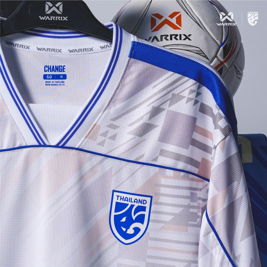 WARRIX เสื้อคอวี Football Life Style Oversize (WA-233FBATH10) | Shopee ...