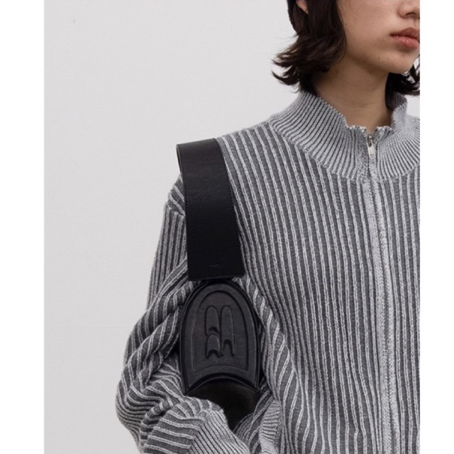 (preorder) Crying Center bag | Shopee Thailand