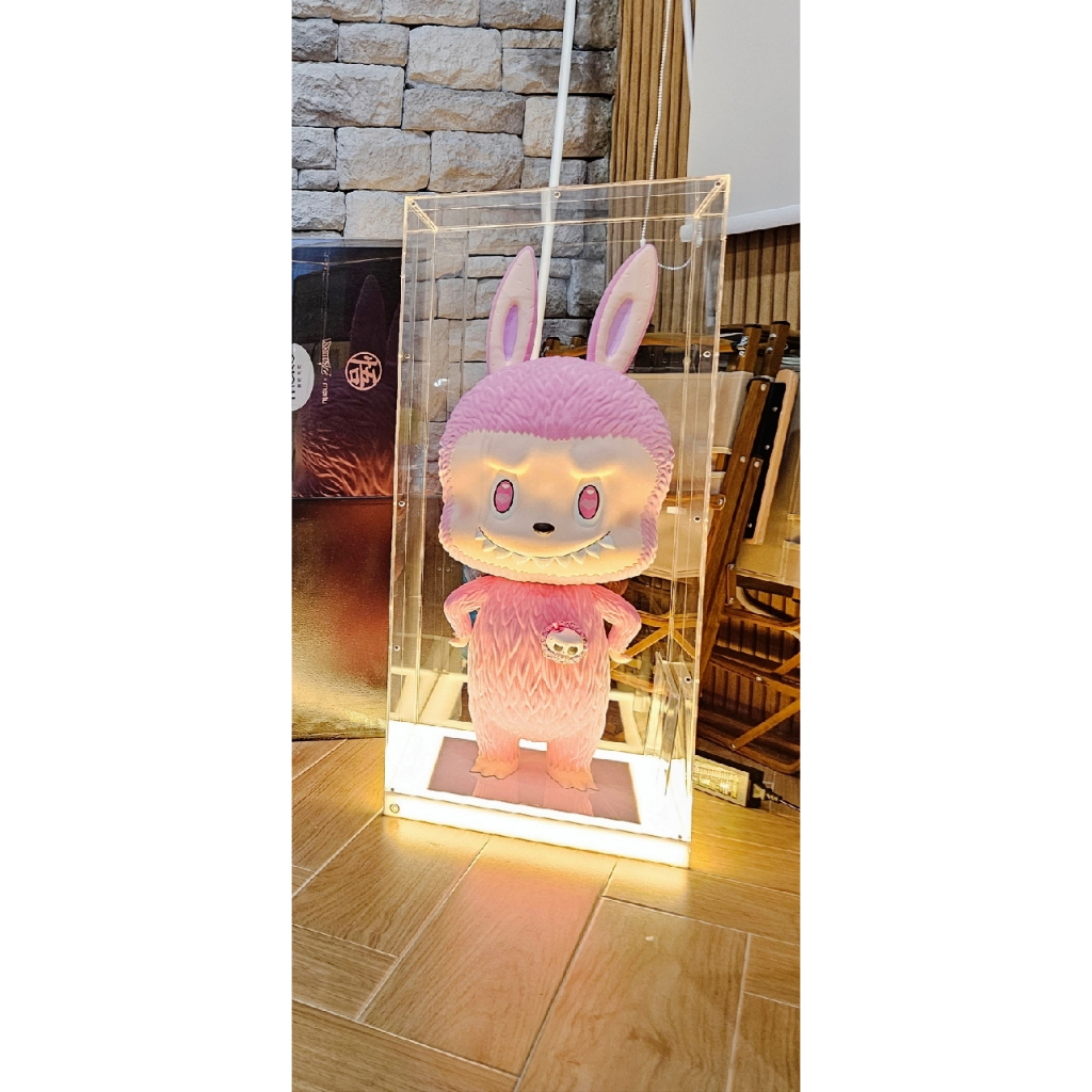 กล่องอะคริลิคติดไฟ Mega Labubu และ Mega Labubu TEC | Shopee Thailand