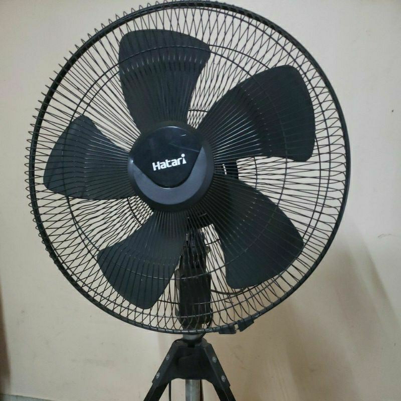 พัดลมอุตสาหกรรม Hatari 22 นิ้ว 3 ขาสีดำ | Shopee Thailand