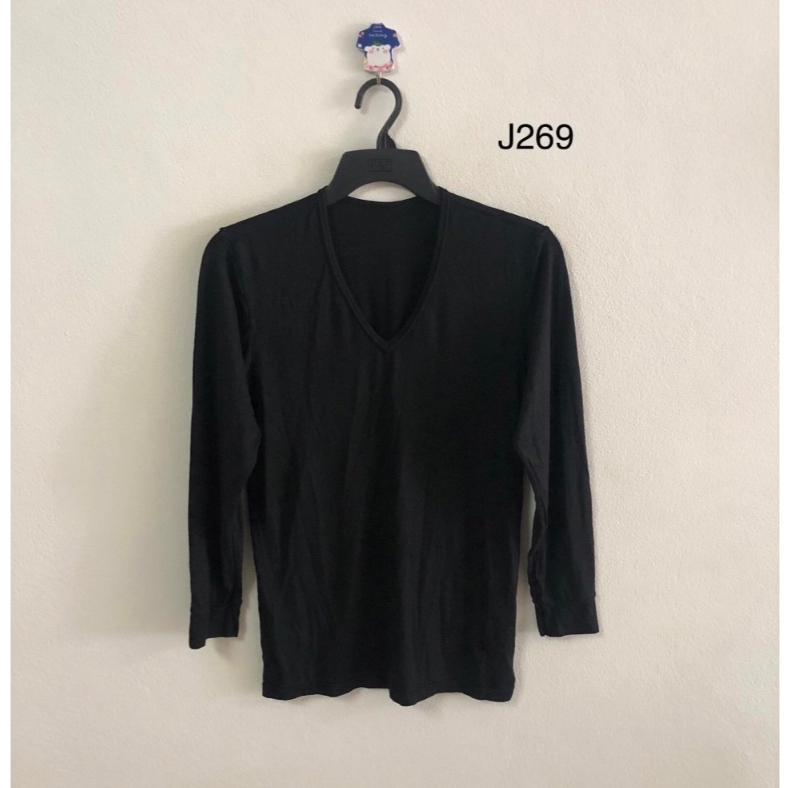 S(ช) Heattech (J269) แบรนด์ uniqlo ยูนิโคล่ คอวี | Shopee Thailand