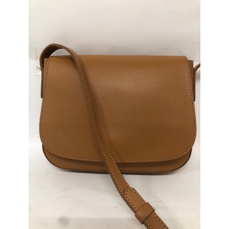 กระเป๋ามือสอง Le Junev หนังสีน้ำตาลอ่อน อะไหล่ทอง ขนาด 7 นิ้วครึ่ง ...