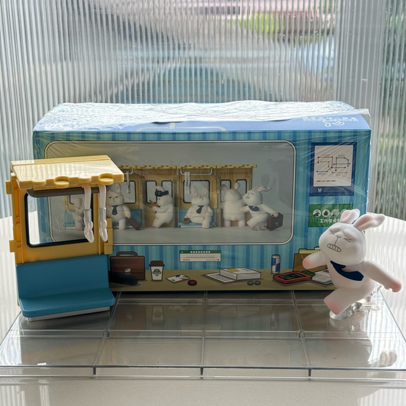 (พร้อมส่ง/แกะตัวยกบ็อก) Monday Bruce Rabbit V.3 6ตัว (แกะตัวนอนตู้ 1 ...