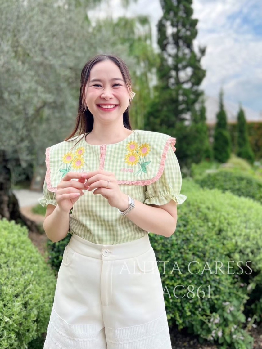 ALITTA CARESS : AC861 เสื้อคอปกลายตารางสีเขียวอ่อนละมุนตา ปักลายดอก ...