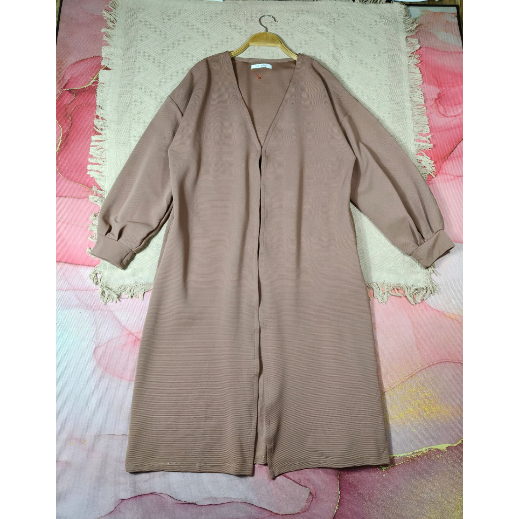 แบรนด์ La-BEU size L เสื้อคลุมตัวยาวงานตะขอด้านหน้าสภาพใหม่มีกระเป๋า ...