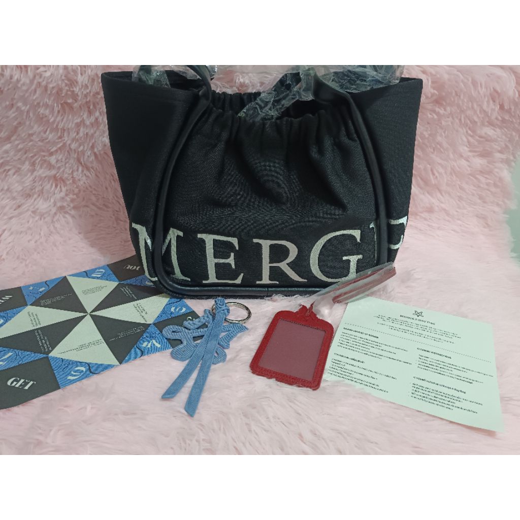 Merge a day bag medium in black | Shopee Thailand