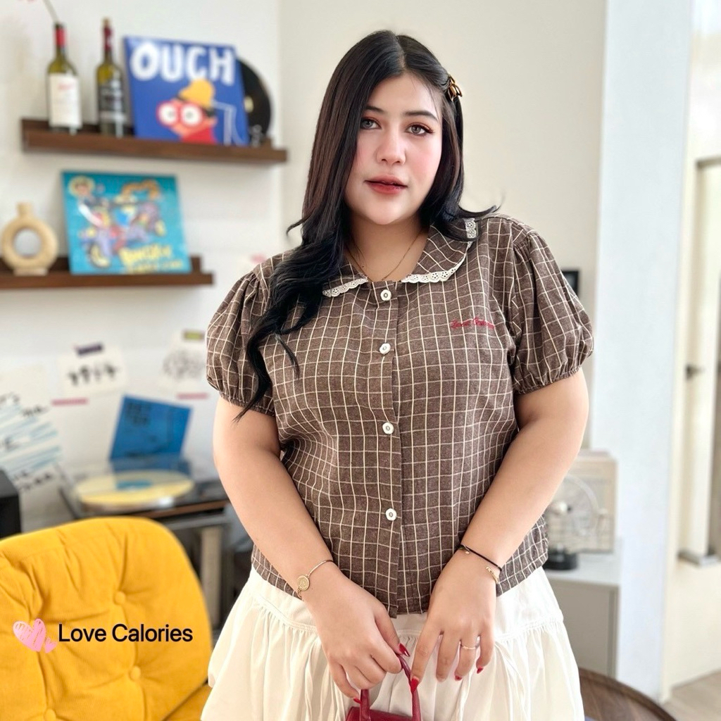 L เสื้อคอบัวลายสก๊อต อก 52 นิ้ว แขนตุ๊กตา ดีเทลแต่งปกลูกไม้ ปักLove ...