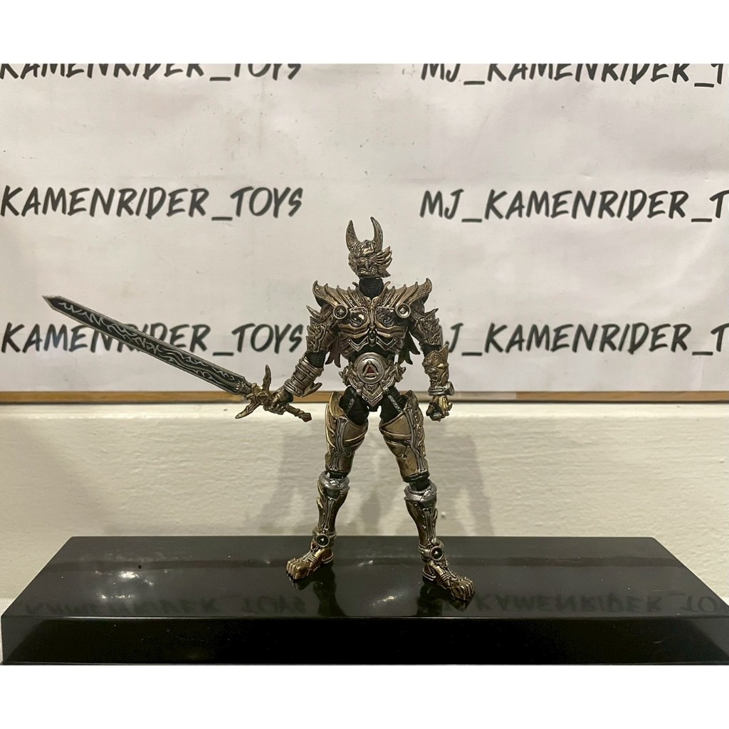 SIC Ultimate Garo Gold Knight มือ 2 | Shopee Thailand