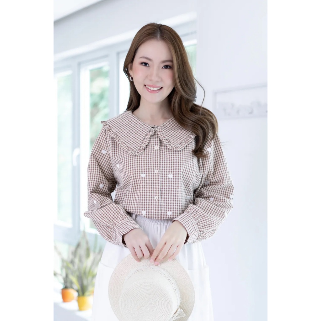 Narinari : NT2515 Heart Embroidered Gingham Shirt – Teddy Brown เชิ้ตแขนยาว ลายตาราง | Shopee ...