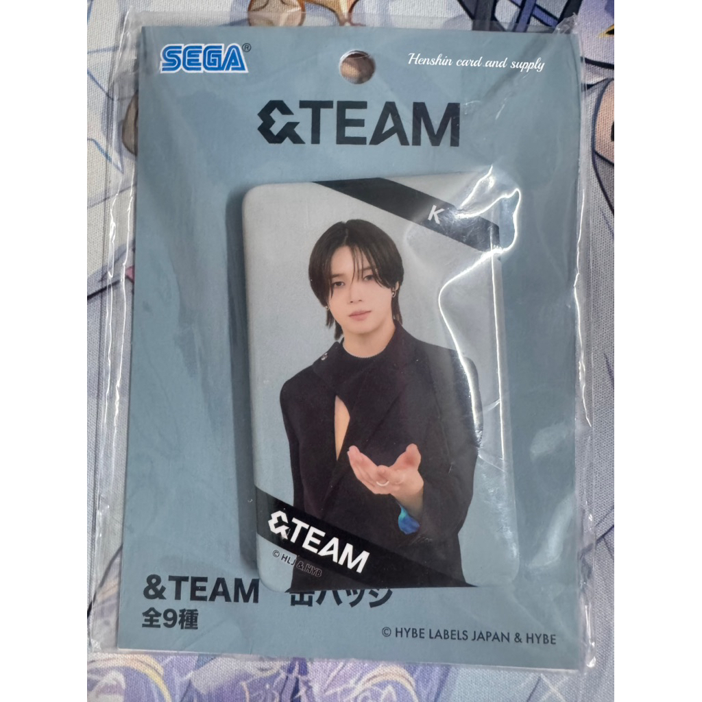 เข็มกลัด จากวง &TEAM ลิขสิทธิ์: HLJ & HYB, HYBE LABELS JAPAN & HYBE ...